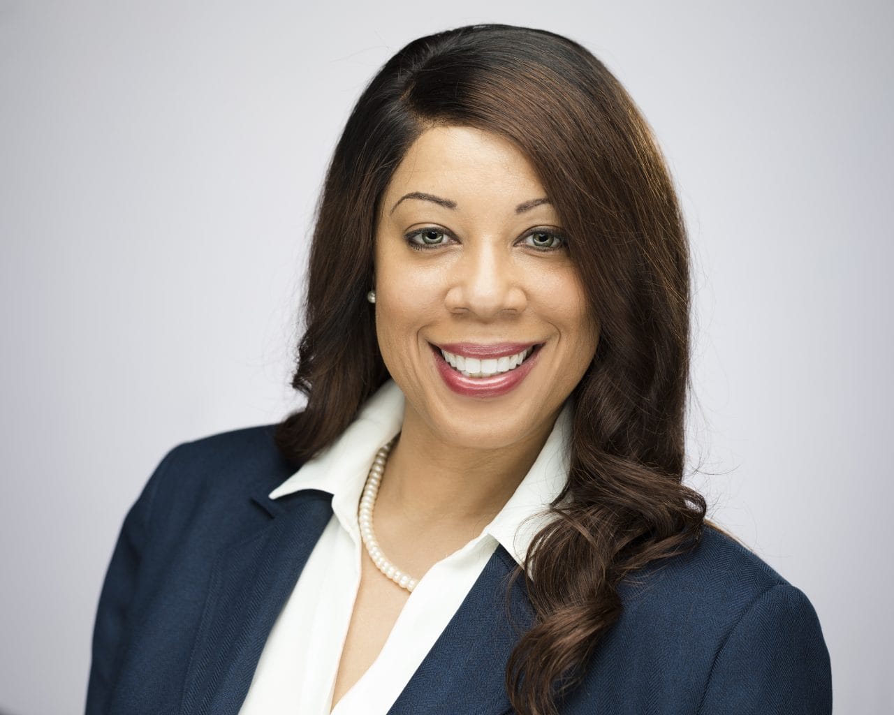 Your DIY Headshot: 7 Pro Tips on Headshot Posing