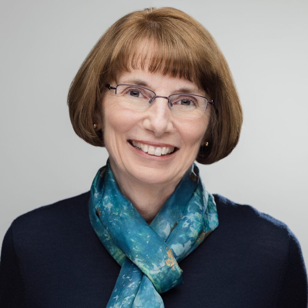 Your DIY Headshot: 7 Pro Tips on Headshot Posing